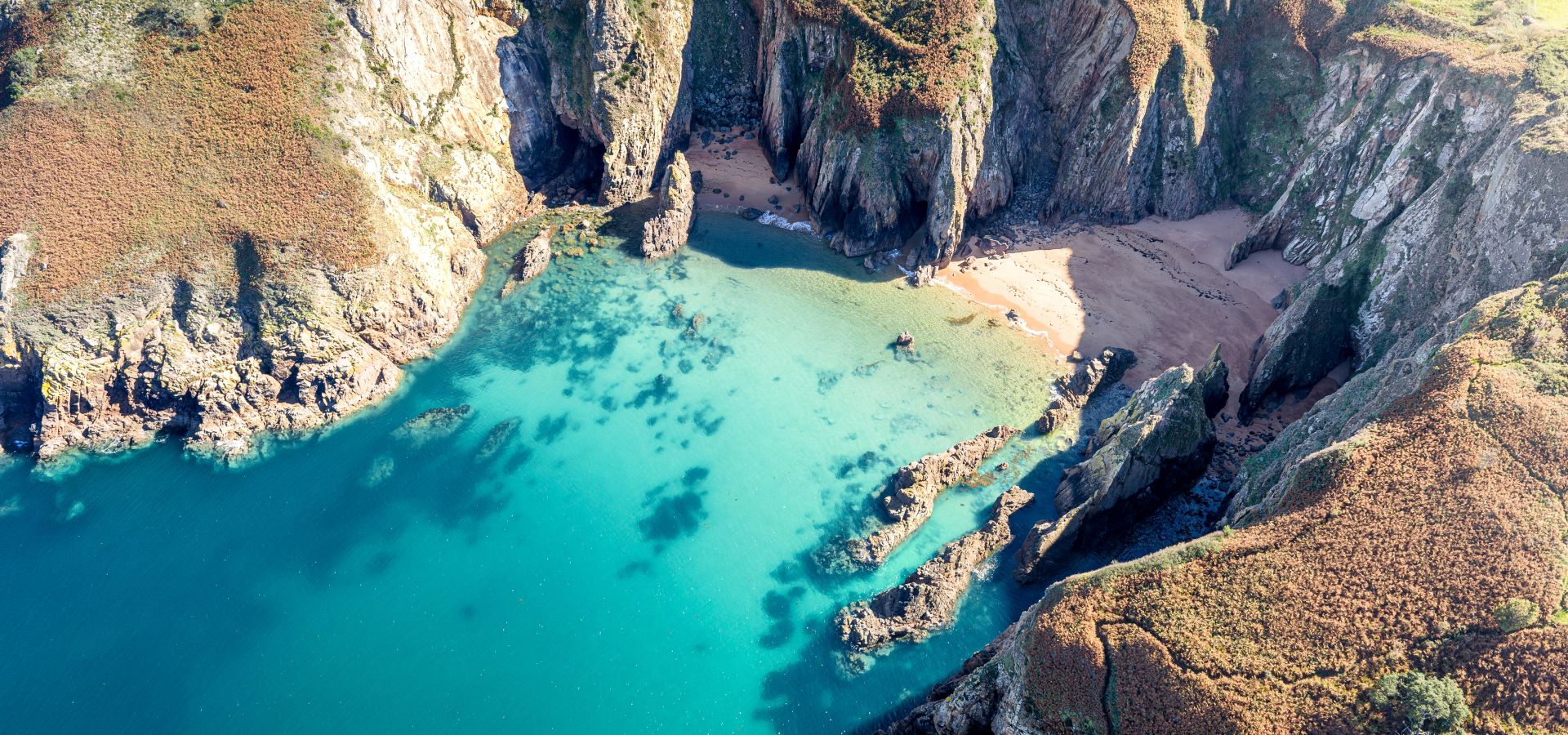 Direct Flights to Jersey from Glasgow | Visit Jersey